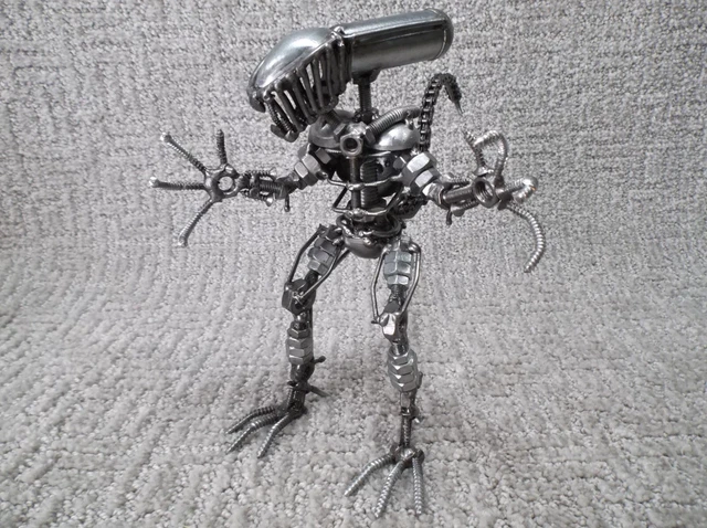 ALIEN XENOMORPH METAL Sculpture model | Scrap Metal Sculpture Art £57. ...
