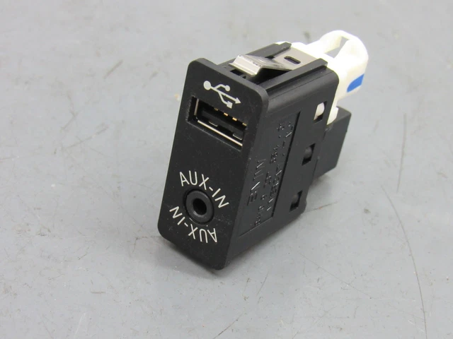 BMW AUXILIARY PORT Center Console USB Aux Port E90 E92 E93 2006-2013 ...