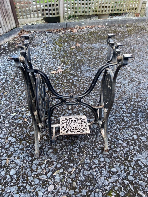 ANTIQUE CAST IRON Treadle Sewing Machine Table Base Upcycle Project £52 ...