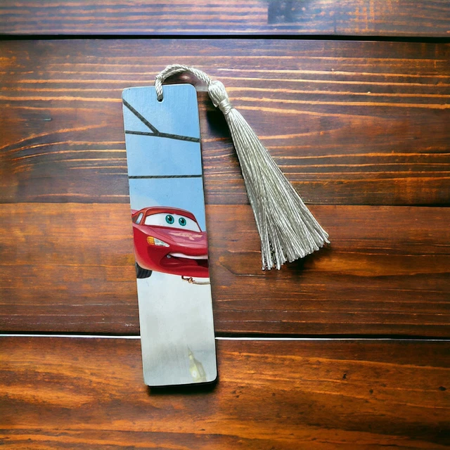 UPCYCLED DISNEY BOOK Cars Lightning McQueen Wooden Bookmark Book Gift £ ...
