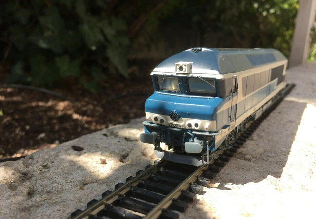 JOUEF HO MOTRICE Diesel CC 72054 SNCF Chassis monobloc - avec la boite ...