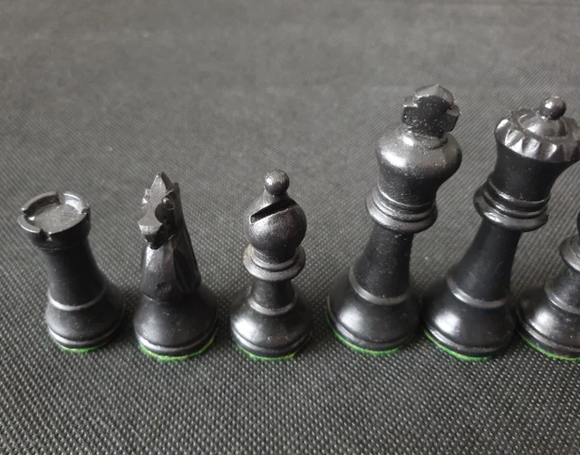 VINTAGE STAUNTON RESIN Black Chess Set Pieces by Supercast 9cm 1970s £ ...