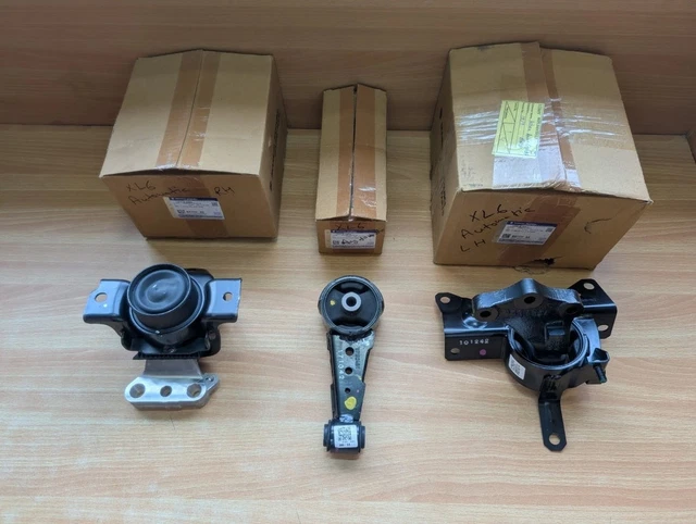 NEW GENUINE ENGINE Mount Set Suzuki Ertiga Automatic Transmission 2018 ...