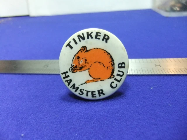TIN BADGE TINKER hamster club 1950s 60s pet food comic childrens advert ...