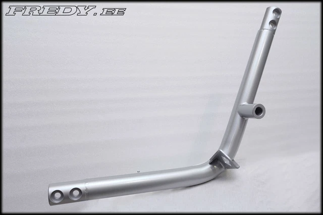 CADRE INFÉRIEUR DROIT Harley-Davidson VRSCA V-Rod 2002-2003 neuf 47988 ...