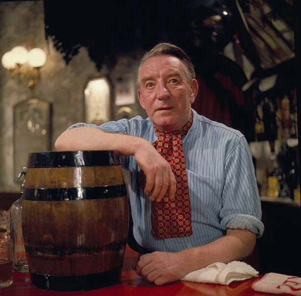 ACTOR WILFRED PICKLES posed on the set of the TV drama series 'Pub- Old ...