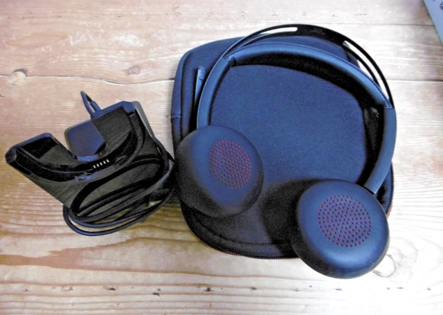 POLY VOYAGER FOCUS2 BT Headset, Teams optimiert mit Ladestation im TOP ...