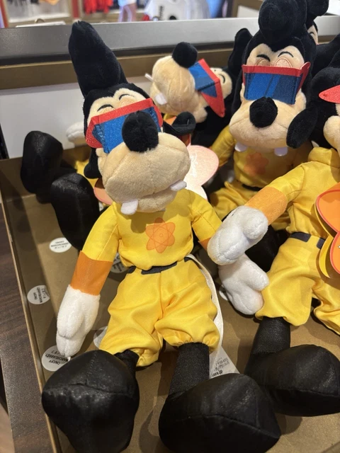 DISNEY GOOFY MOVIE Max Powerline 30th Anniversary Plush Poseable £45.40 ...