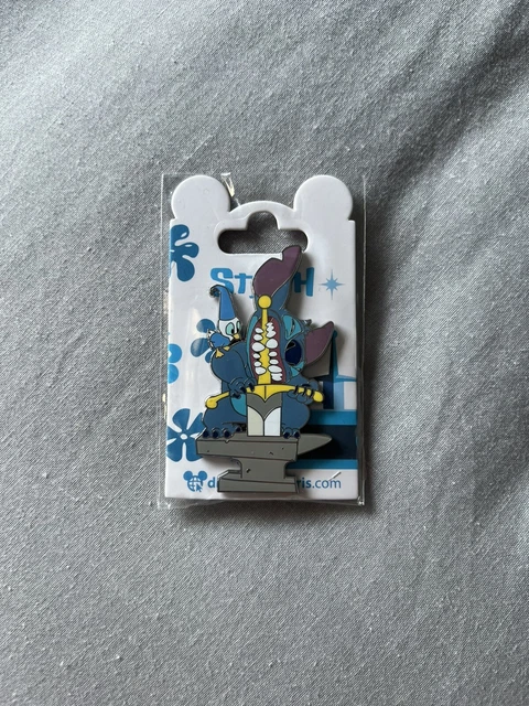 DISNEY PIN DISNEYLAND Paris DLP Stitch & Duckling Merlin Sword In The ...