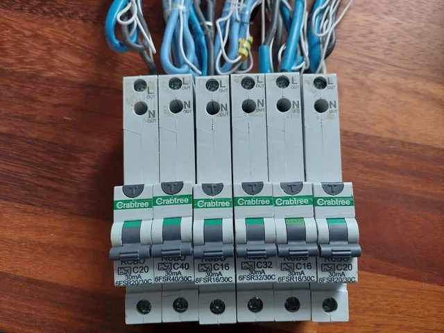 CRABTREE LOADSTAR OLD Style 30mA RCBO C16 C20 C32 C40 230v "Curve C ...