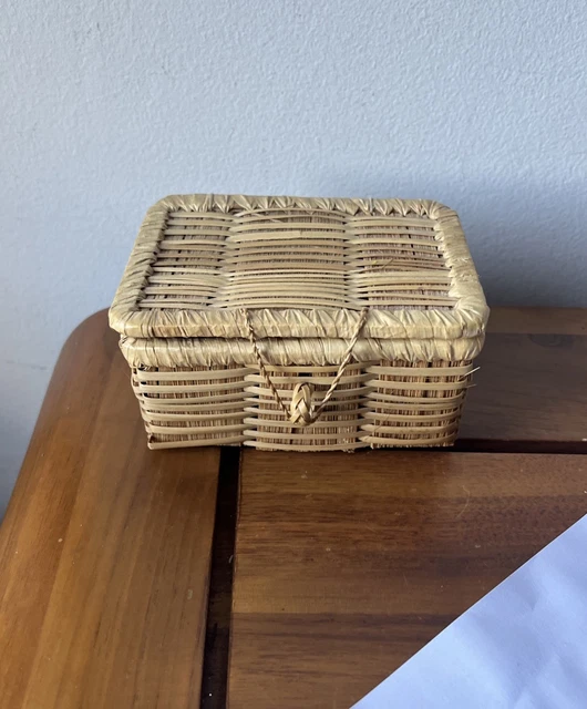 VINTAGE WICKER RATTAN Chest Lidded Hamper Storage Box Casket for Doll ...