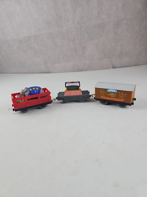 THOMAS AND FRIENDS Trackmaster Truck Pack Carnival Tenders, Elephant ...