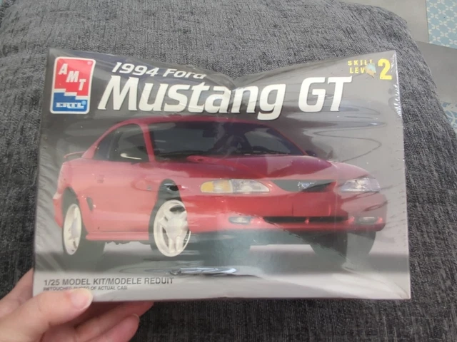 AMT 1994 FORD Mustang GT - 1/25 Scale Model Kit, New & Sealed EUR 30,04 ...
