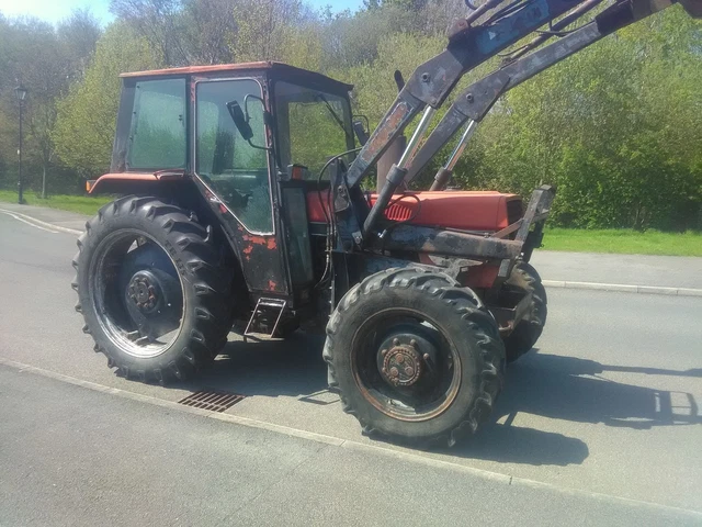 CASE IH 585 4WD Loader Tractor International Harvesters Bomford Loader ...
