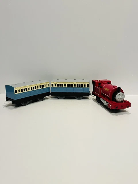 TOMY TRACKMASTER SKARLOEY & CARRIAGES Thomas Trackmaster Motorised ...