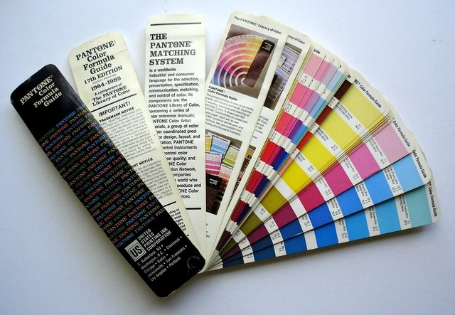 PANTONE COLOR FORMULA Guide/Fan Deck, Vintage 1984-1985 17th Edition £ ...