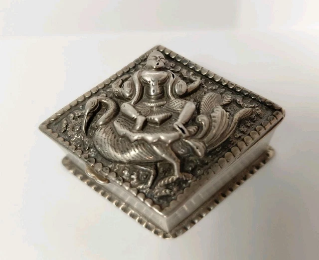 PILULIER BOITE. DIEU Hindou Kartikeya sur Paon Paravani. Argent Asie ...