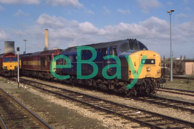 35MM RAILWAY SLIDE of Class 37 37372 @ Didcot - Copyright to Buyer £4. ...