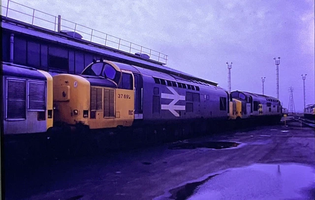CLASS 37 Train 35mm Colour Slide 37692- See note £2.99 - PicClick UK