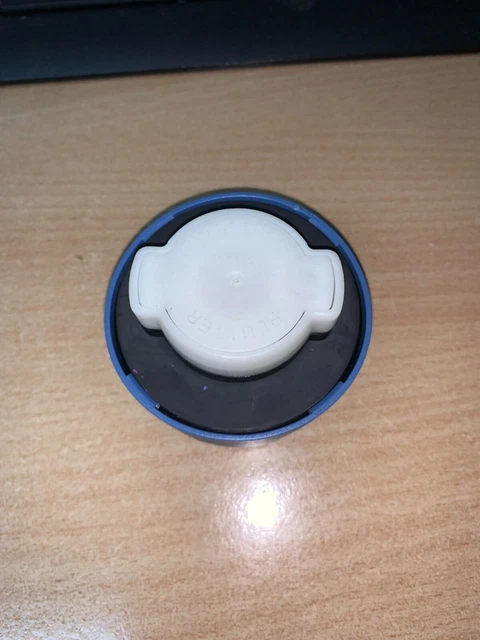 GENUINE MERCEDES ADBLUE Tank Filler Cap Blue Truck NEW A 000 470 18 05 ...