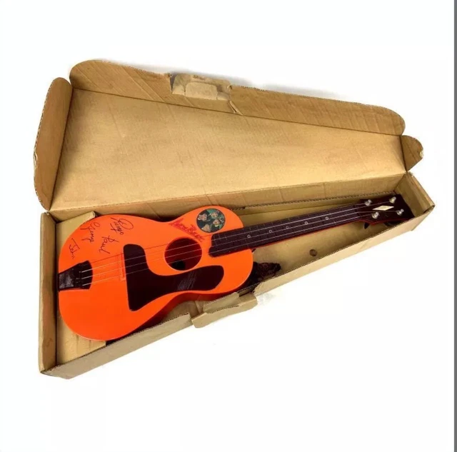 THE BEATLES SELCOL New Beat Guitar With Box (UK) £27.00 - PicClick UK