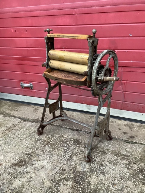ORIGINAL VINTAGE POPULA Cast Iron Laundry Mangle, Wringer, 20th Century ...