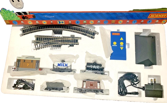 HORNBY R9044 THOMAS Tank TOBY TRAM No7 Train Set with Sound & Remote ...