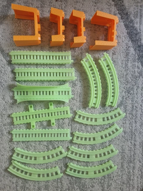 THOMAS TANK ENGINE & Friends Trackmaster Revolution Glow Neon BUNDLE OF ...