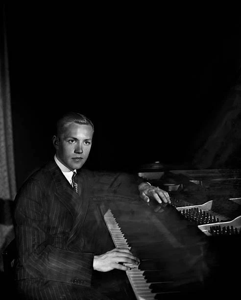 AMERICAN PIANIST RANDOLPH Hokanson at piano photographed for Col 1940s ...