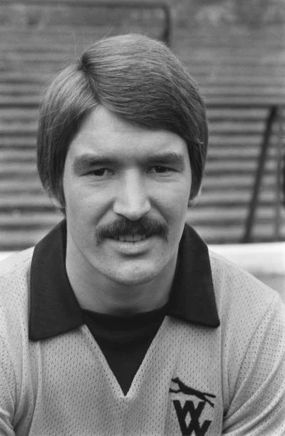 DEREK JEFFERSON OF League Division Wolverhampton Wanderers FC OLD PHOTO ...