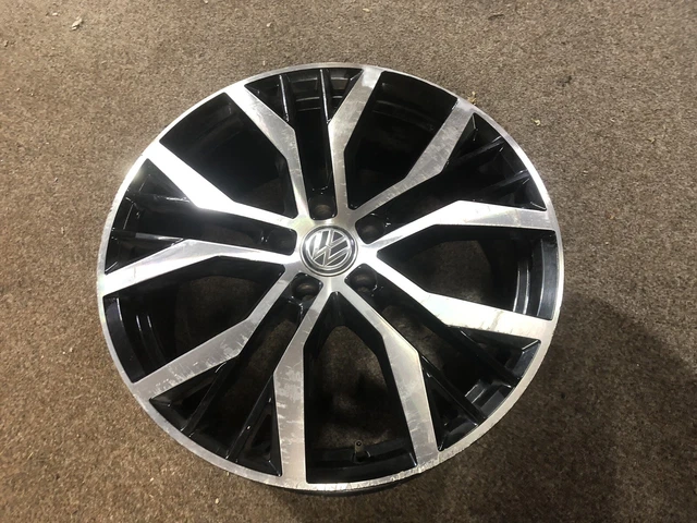 GENUINE VW GOLF GTI 19" x 7.5 Santiago Alloy Wheel 5 x 112 5G0601025AN ...