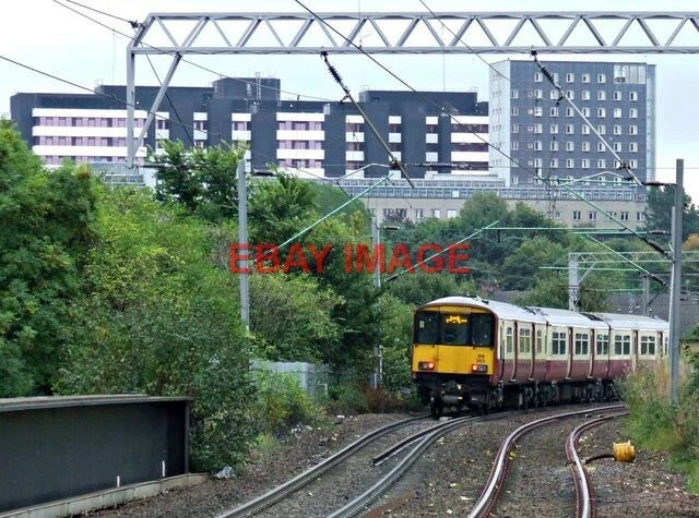 PHOTO SCOTRAIL Class 318 Train No 318 253 Train Leaving Partick Railway ...