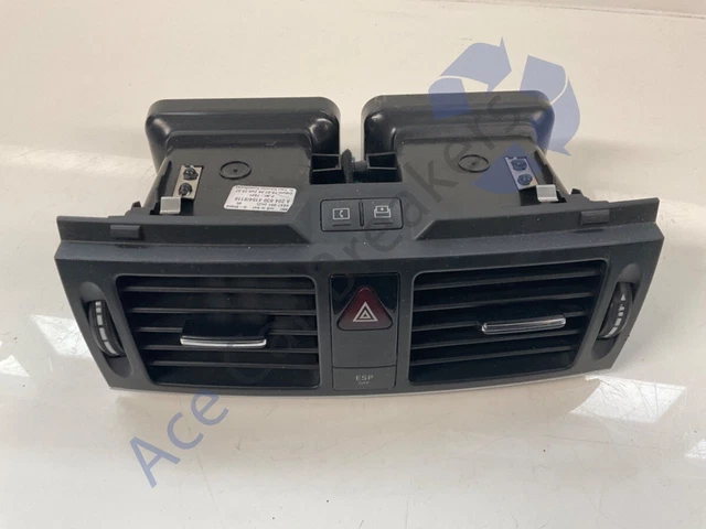 MERCEDES C CLASS Saloon W204 Pre-Facelift Hazard Switch And Air Vents £ ...