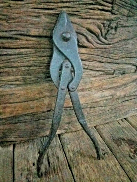 ANTIQUE COLLECTIBLE IRON Hand Cutter Rich Patina Old hand Forged Tool ...