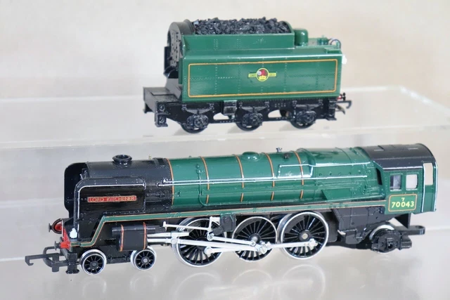 TRIANG HORNBY BR 4-6-2 Britannia Classe Locomotive 70043 Lord Kitchener ...
