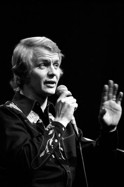 AMERICAN ACTOR DAVID Soul who plays the tough cop 'Hutch' in t- 1977 ...