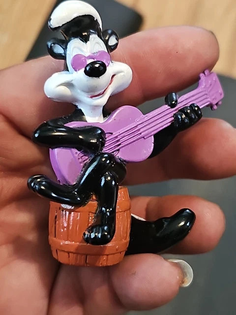 VINTAGE PEPE LE Pew Pepsi Guitar PVC Figure 1994 Looney Tunes Musician ...