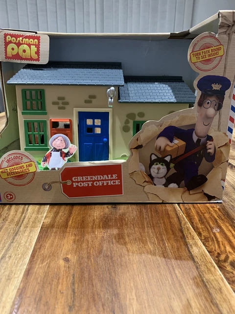 POSTMAN PAT GREENDALE Post Office & Mrs Goggins Figure / Boxed ...