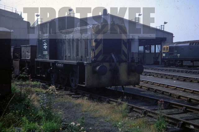 35MM SLIDE BR British Railways Diesel Loco Class 04 D2295 Eastleigh ...