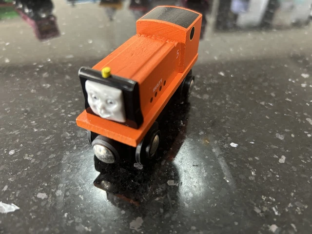 THOMAS WOODEN RAILWAY Rare Vintage Brio Rusty £12.99 - PicClick UK