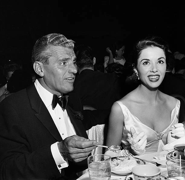 ACTRESS DANA WYNTER And Husband Greg Bautzer 1956 OLD PHOTO $8.50 ...