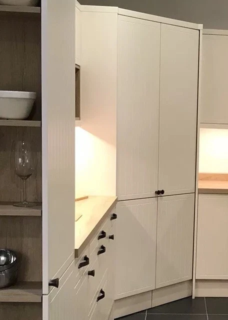 WALK IN / Built In Larder Unit / corner Unit / Magnet Kitchens /Cream ...