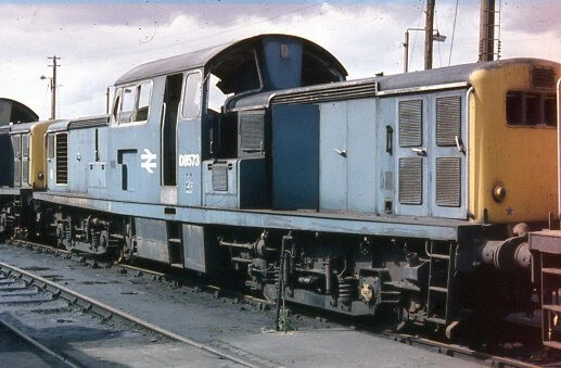 ORIGINAL COLOUR SLIDE of D8573 BR class 17 Clayton diesel loco £7.50 ...