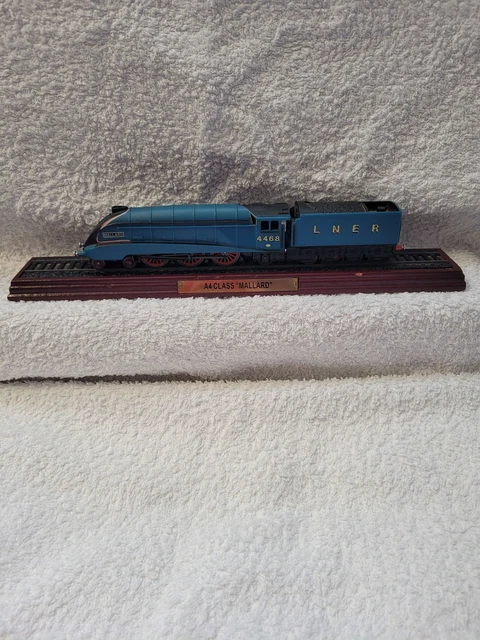 VINTAGE A4 CLASS Mallard LNER locomotives Static Model In Good Clean ...