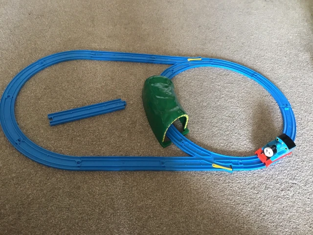 THOMAS AND FRIENDS Tomy Trackmaster Track And Accessories £8.00 ...
