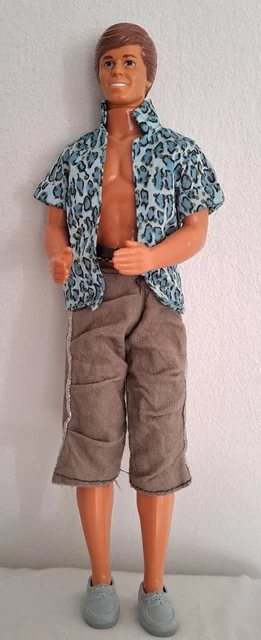 MATTEL BARBIE KEN Malaysia 1983 dans la nuque et Malaysia 1968 dans le ...