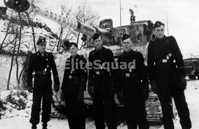 WW2 PHOTO PICTURE German Michael Wittman Panzer crew in front Tiger ...
