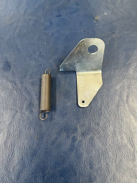 FORD XB XC Xd Xe Accelerator Cable Bracket And Return Spring V8 302 351 ...