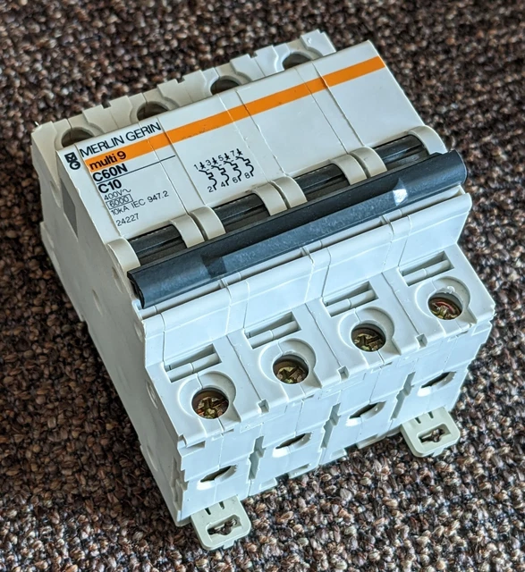 DISJONCTEUR TÉTRAPOLAIRE MERLIN GERIN Multi 9 C60N C10 réf. 24227 EUR ...