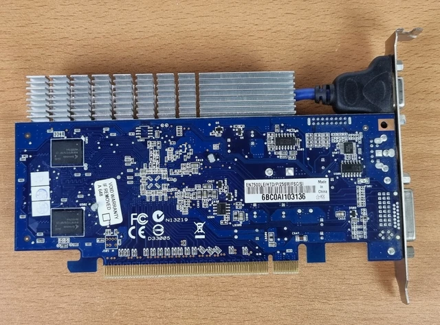 SCHEDA VIDEO ASUS NVIDIA GeForce 7500 LE 256MB DDR2 PCI-Ex VGA DVI-I TV ...